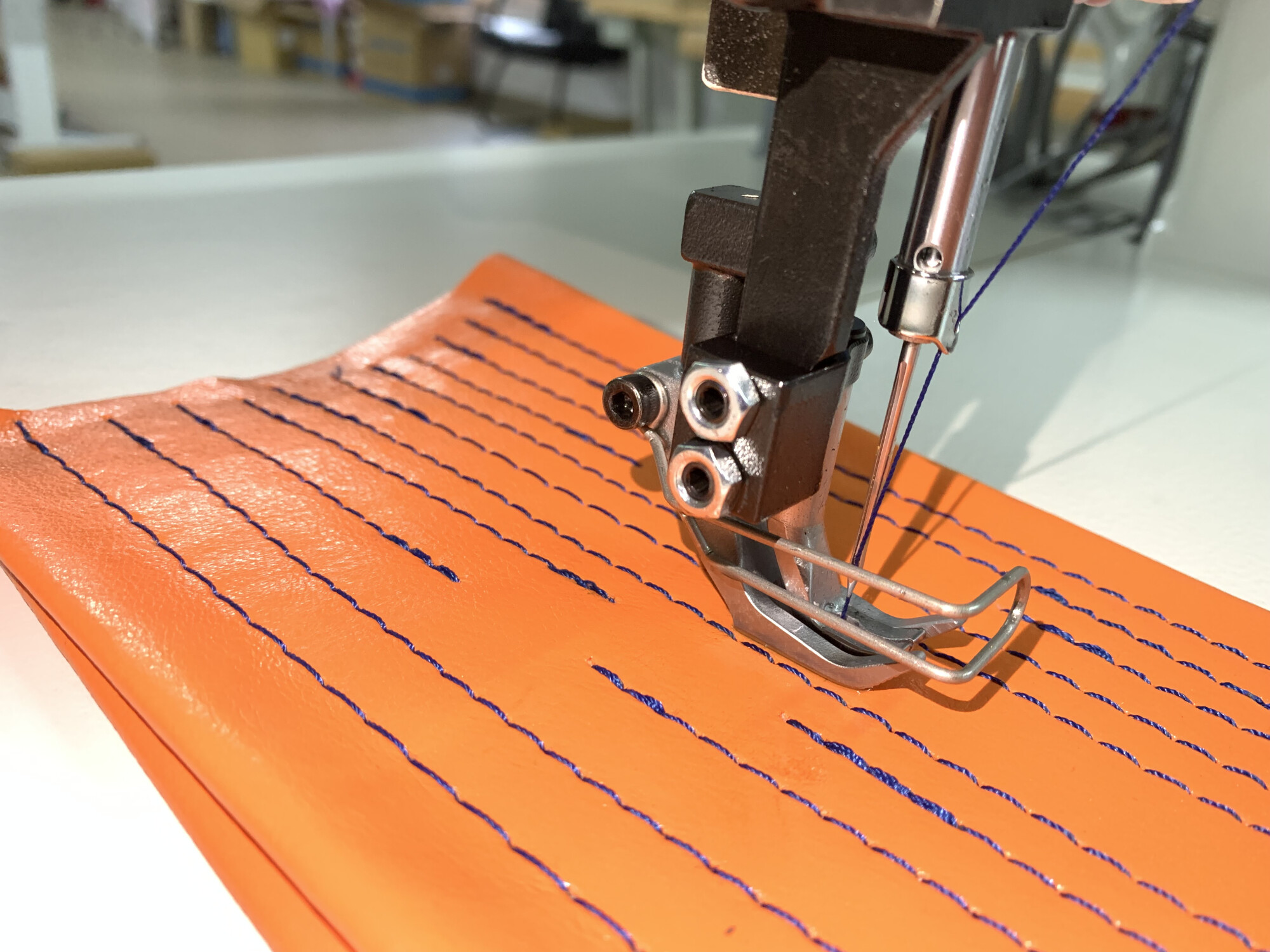 Masina de cusut materiale tari si groase JACK JK-2060G