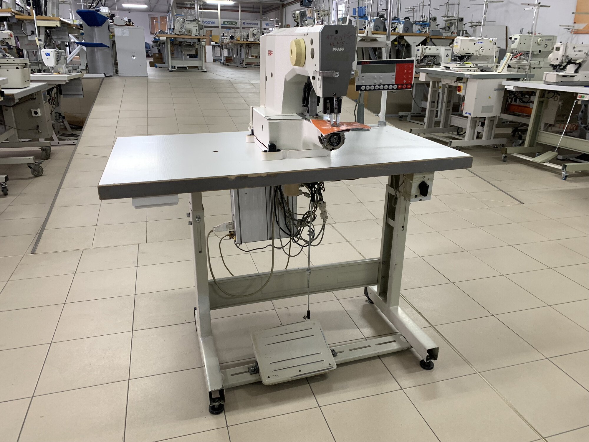 Masina electronica de cusut chiete PFAFF 3371