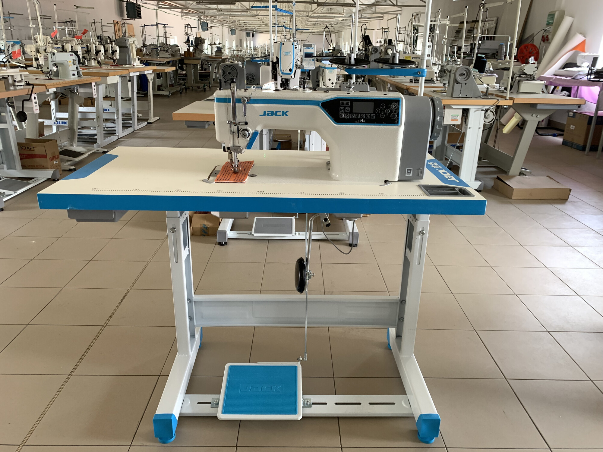 Masina de cusut cu dublu transport computerizata automata Jack H6
